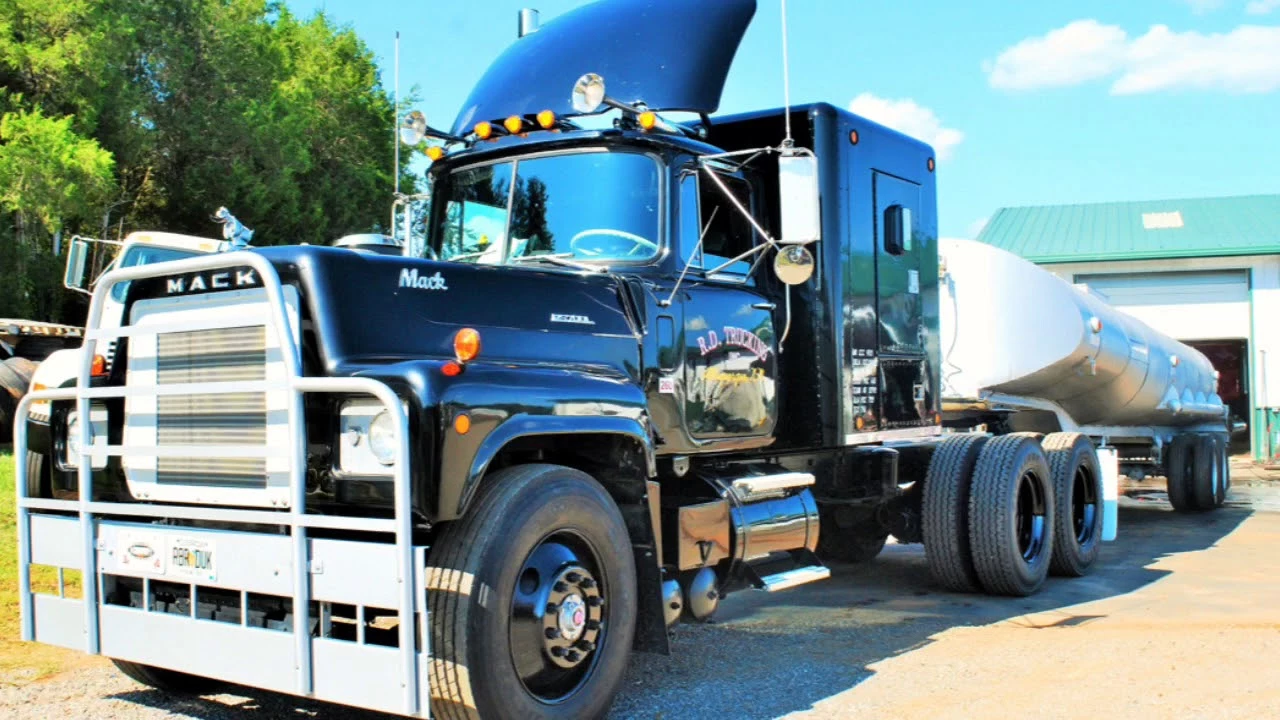 MACK RS700L V1.44.1 - Allmods.net