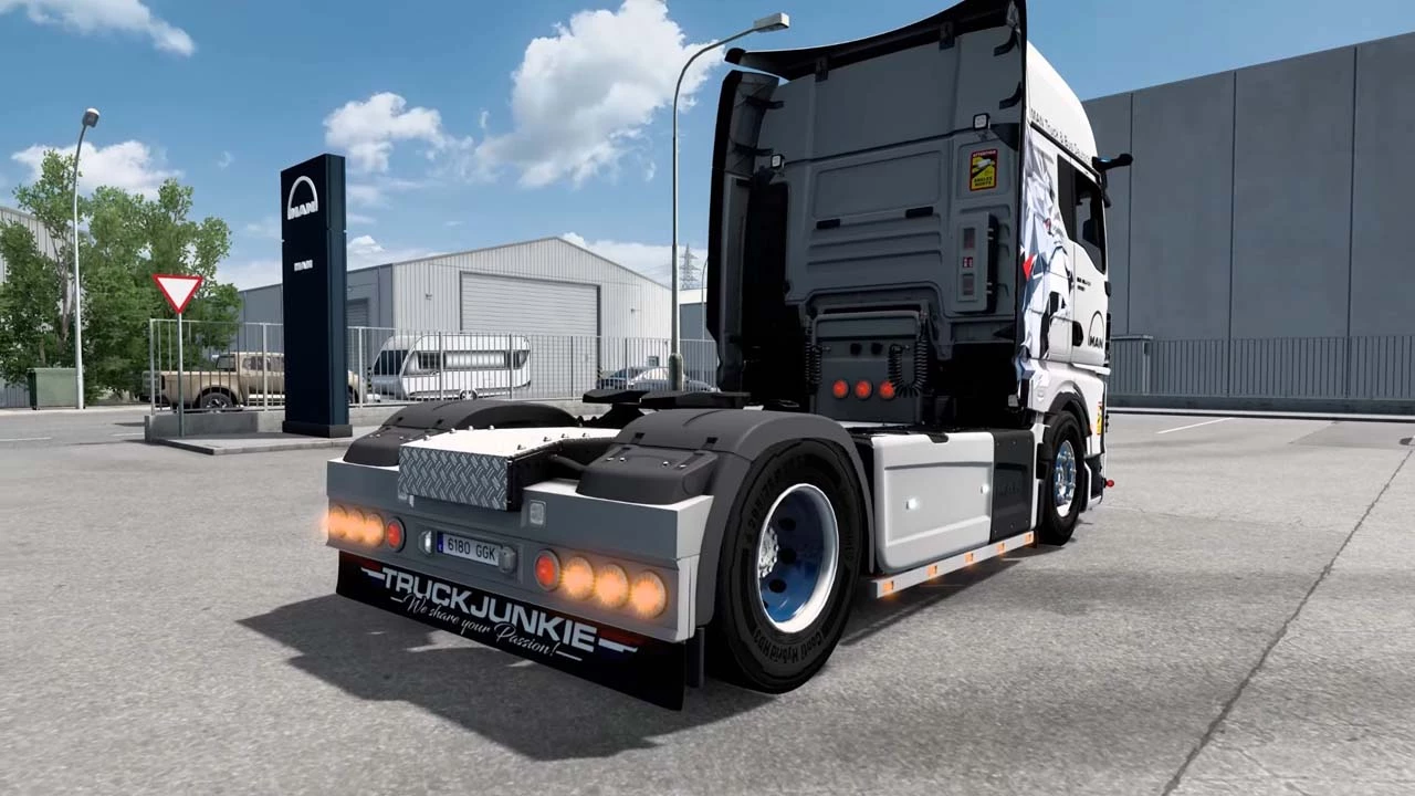 Add-On MAN TG3 2020 by Gloover v1.2.1 1.56 - Allmods.net